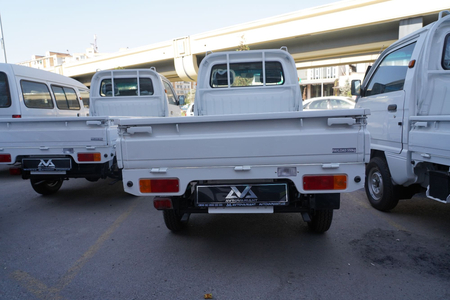 Labo rangi oq Chevrolet