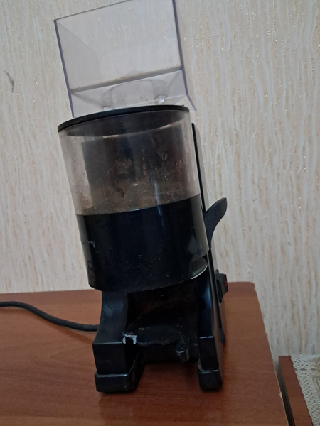 . Кофемолка SIMONELLI nuova