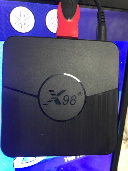 Продается телевизор Artel 32 с смарт TV Box'ом