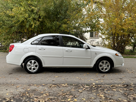 Gentra avtomat 2024 yil 14.000km