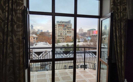 (К128970) Продается 5-ти комнатная квартира в Мирабадском районе.