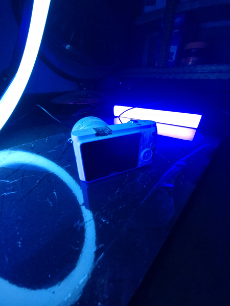 Samsung Nx 1000 xolati alo narxini ozgina tushub beraman .