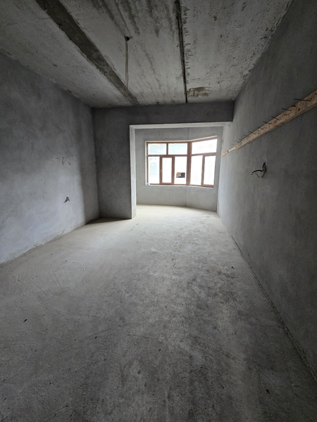 Продается Квартира Дагбитская 130-м2 1-этаж 3-хона