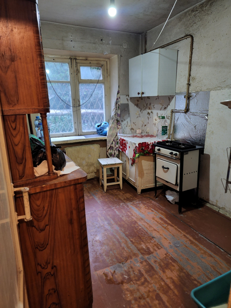 Срочно продаётся Чиланзар. 1 ком. Кирпич