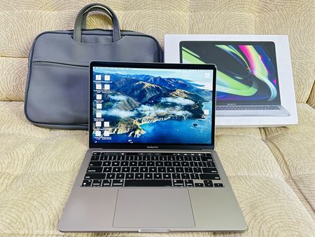 Apple Mac book pro M1