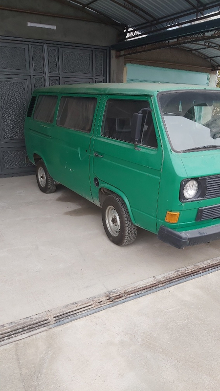 Minivan Volkswagen Srochno sotiladi