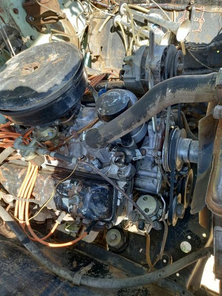 Gaz 53 sotiladi.