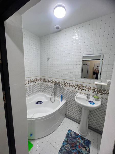 Buxoro shaxar ibnsino kuchasida 2xonali uy sotiladi 62kvm