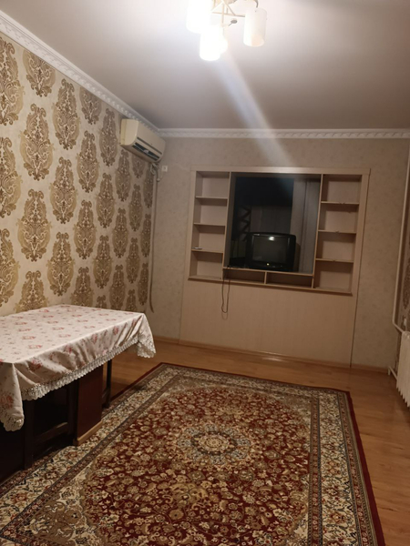 Qoraqamish 2/4 2 xona 4 etaj 4etajli dom oilaga