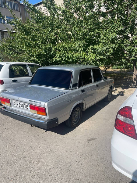 2107 срочни сотилади