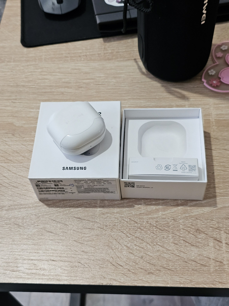 Samsung buds2 white