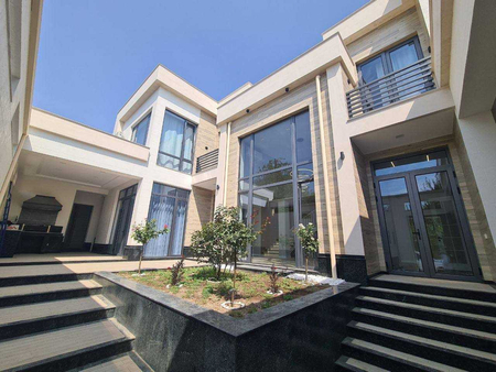 Продается Евро дом Центр Луначарский  540м2