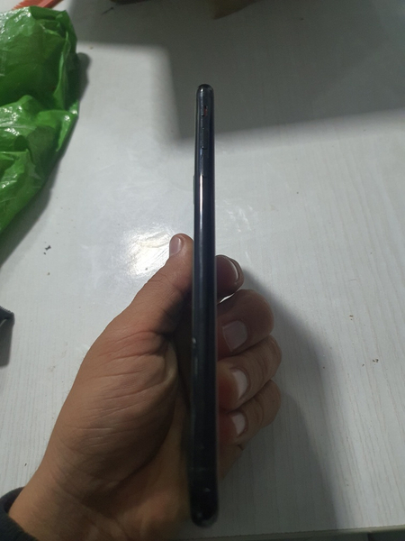 Iphon7plus sotiladi tel toza telefon qilsayla gaplawamiz