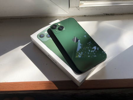 Iphone 13 128gb green karobka dokument 86 yomkost
