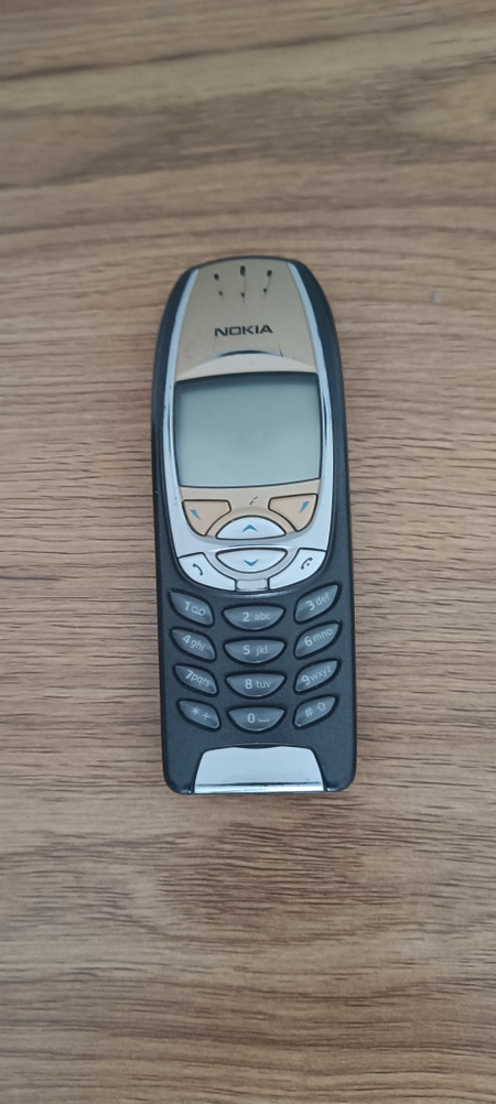 Продаю Nokia 6310 на запчасти в хорошем состоянии