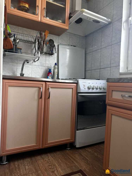Срочно! Продается 2 ком квартира в Юнусабаде 8 квартал!    (J 881)