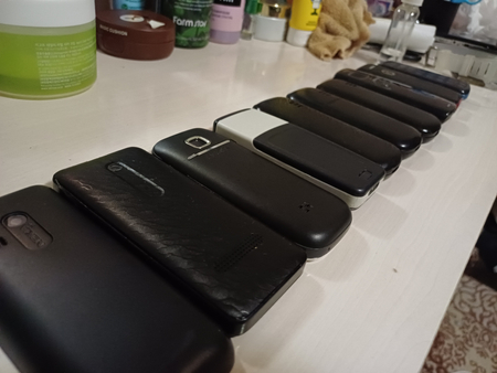 Assalom alekum telefonlar sotiladi Nokia Modeli 24ta Telefon 24 штук