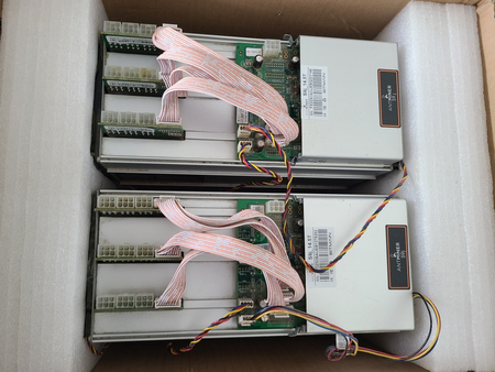 ASIC Bitmain AntMiner S9
-Вычислительная мощность 13.5TH/s
-Доход B 0.