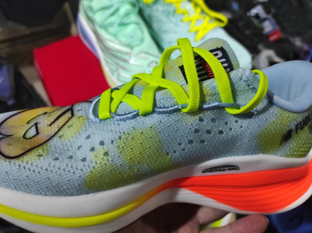 Продаются женские кроссовки от New Balance Fuel Gell.