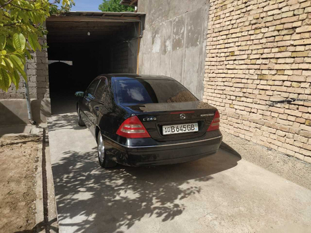 Mercedes-benz c-class2003 год