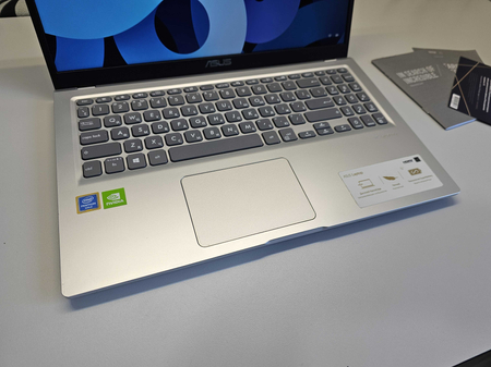 ПРОДАМ Asus X515J Ноутбук с Видеокартой Pentium6805/12GB/256SSD/MX130.