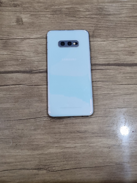 Samsung s10e 64 gb