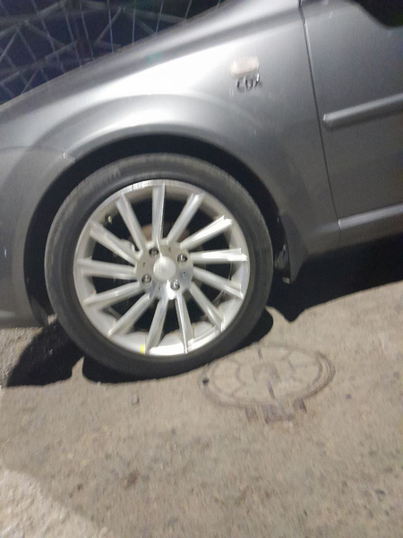 Diska sotiladi gentrada turgan