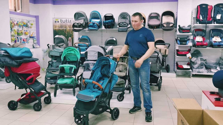 Подарите себе и своему малышу праздник с нашей яркой детской коляской!