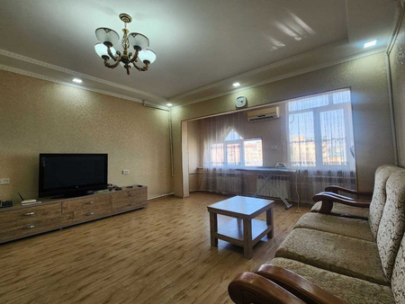 Массив Айбек школа №60 2-комнатная 6/9 60 м² хор сост меб/тех