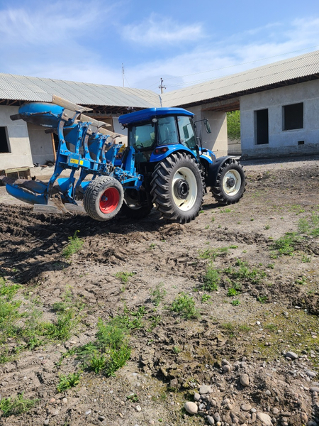 Td5 110  sotiladi new holland