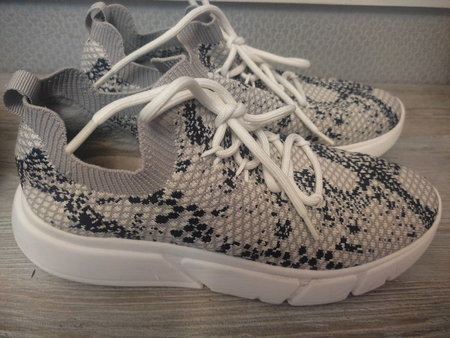 Заголовок: кроссовки фирменные aldo