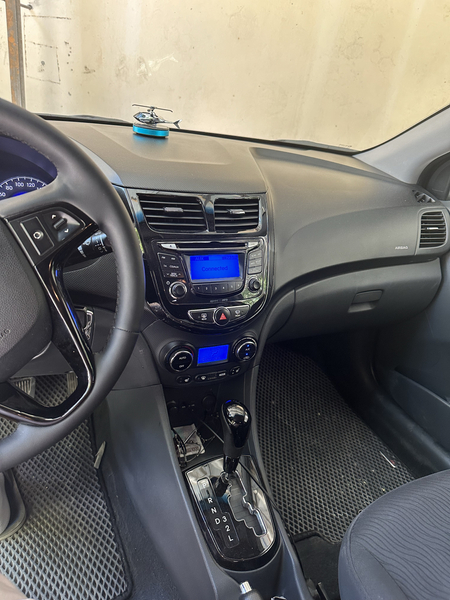 Hyundai accent продается