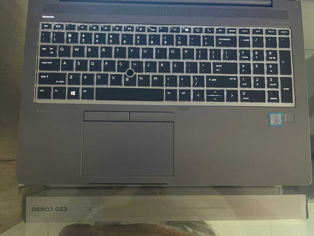 HP ZBook 15u Intel Core i7-8650U озу16гб 256ssd