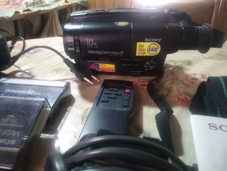 Продаю видео камеру Sony Handycam Video 8