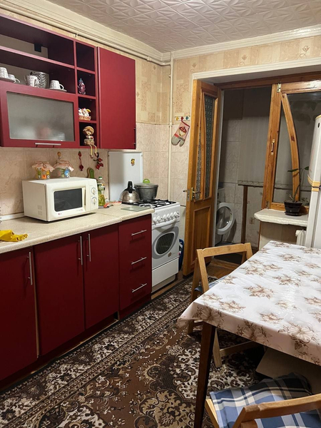 Сдаётся квартира возле метро Б.И.Й.  1/2/5