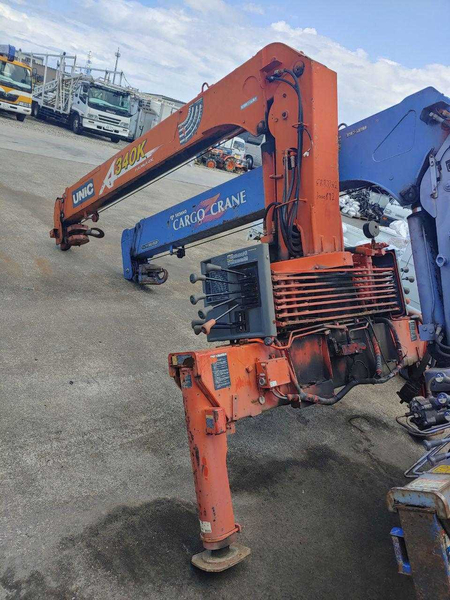 Isuzu NPR82 CNG Manipulyator