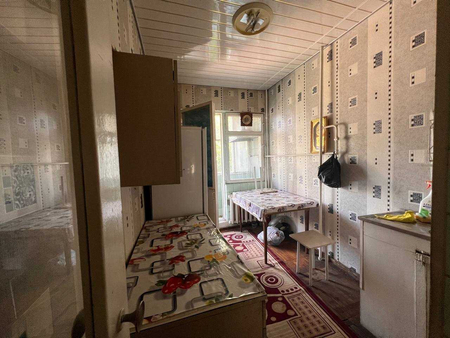 Рынок Чорсу 3-комнатная 3/9 71 м² раздельные комн среднее состояние
