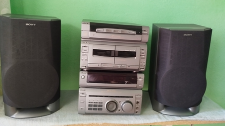 Продаю муз центр SONY.