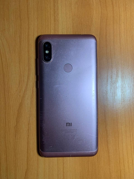Срочно продаётся телефон A33 5G и подарок Redmi Not 6 Pro\\nSamsung A33