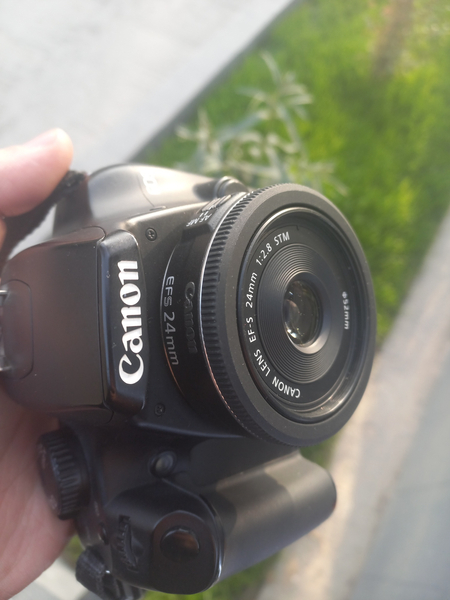 Canon Rebel XS+24mm STM obyektiv