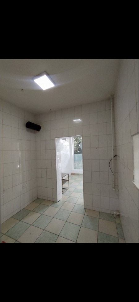 Erkaklar Sartaroshxonasi uchun beriladi Barbershop