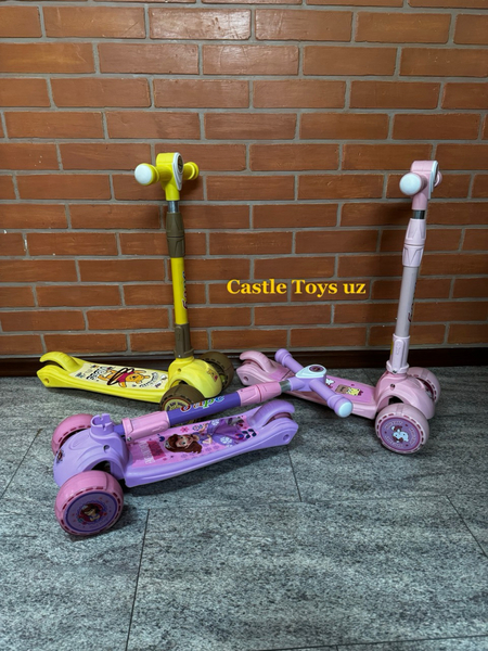 Самокат трехколесный со светящимися колесами, геливий балон  2-6 лет
