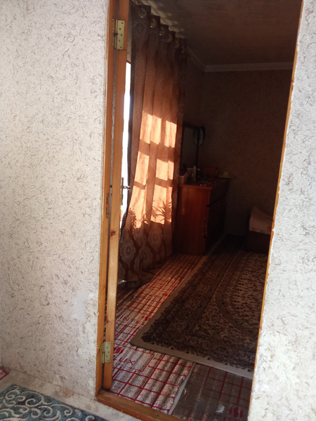 Ховли сотилади  4 сутикли