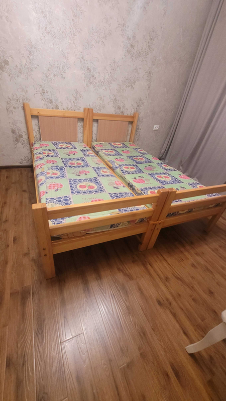 Продаются: кровати, комод и шкаф