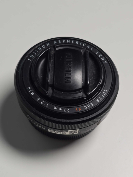 Беззеркальная камера Fuji X-E2 c объективом 27мм