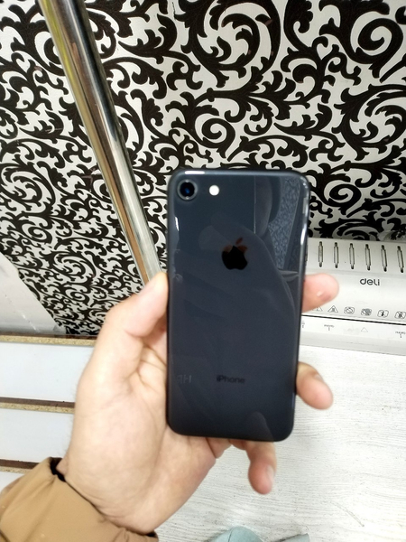 iPhone 8 srocho.