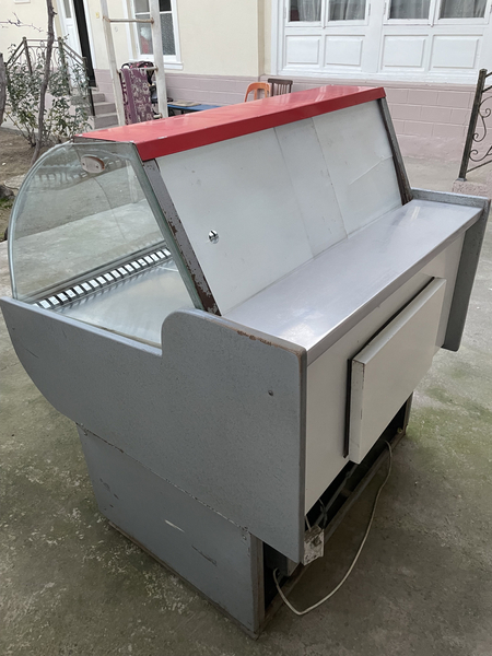 Vitrina xoladelnik eniga 1.10 metr xolati zor mator BKA iwlawi zor