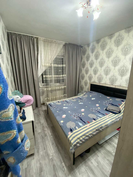 Срочно продаётся 2-х комн. переделана в 3-х комн. квартира Кадышева