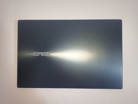 Asus Zenbook 14 (2022) hujjatlari bor