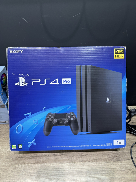 Playstation 4 pro 1 TB 4K